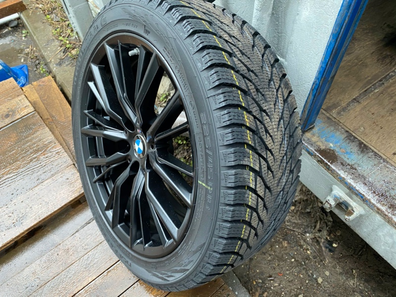 Зимние колеса БМВ 3 (Р18 радиус, стиль дисков 796 М)